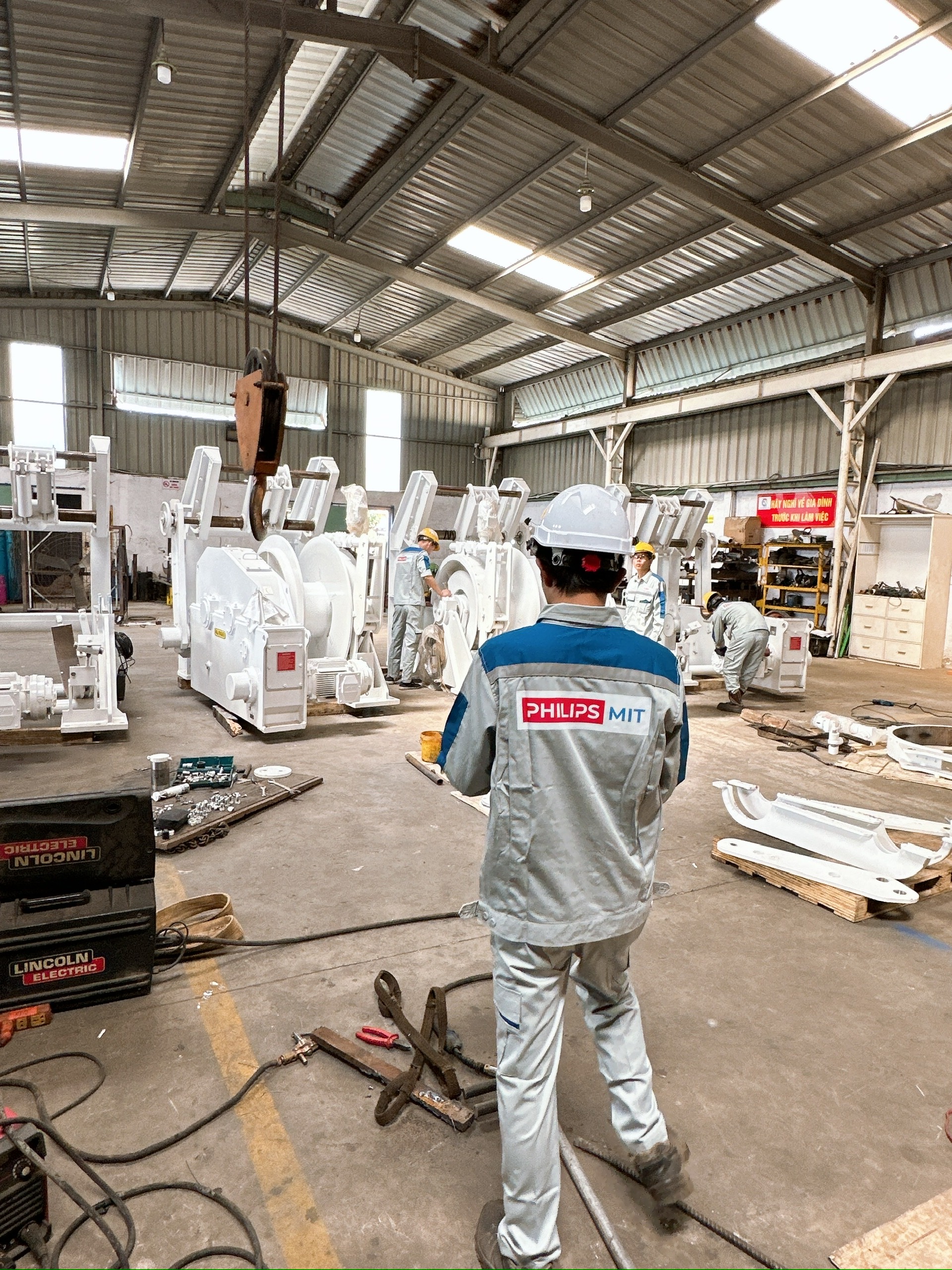 DECK MACHINERY REPAIR – PHILIPS MARINE INTRUSTRY SERVICES AND TRADING ...